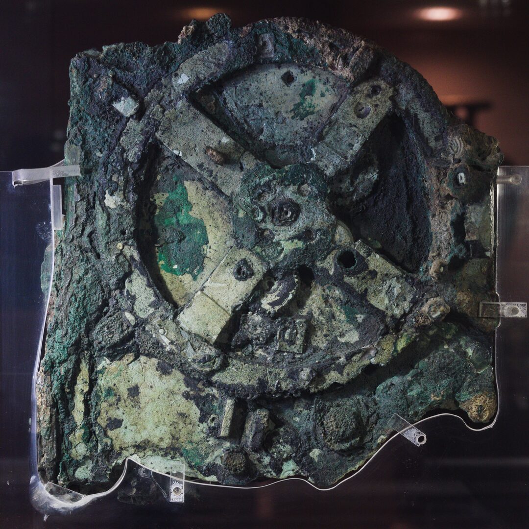 Ancient Greek Astronomical Analogue Computer- Antikythera Mechanism ...